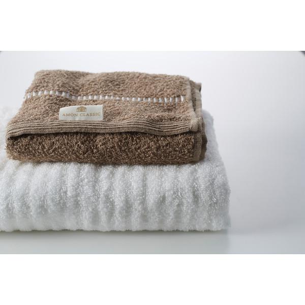 使いやすい厚みとやわらかな風合いが魅力的なお洒落で飽きのこないクラシカルカラ−のタオルセット。時代の流れに左右されないシンプルかつ上質なカラ−リングの王道スタンダードギフトです。●フェイスタオル・タオルハンカチ各1枚●綿100％●現品（フェ...