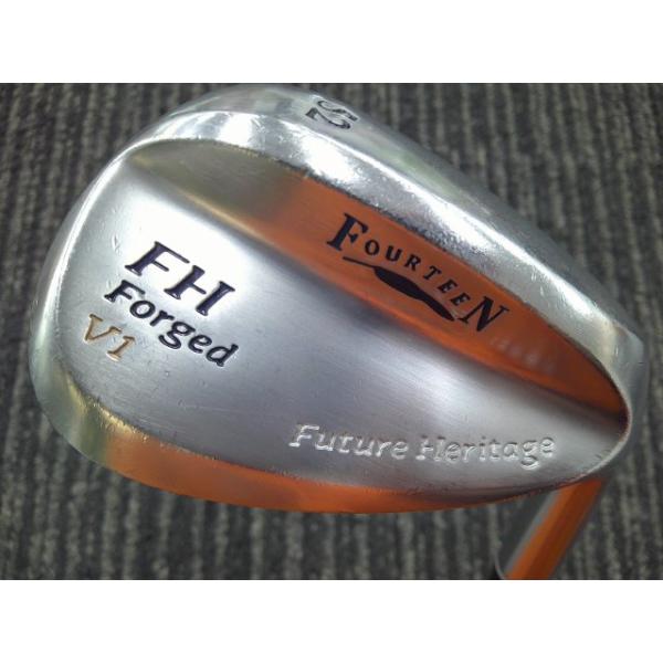 ■種別：ウェッジ　■メーカー：フォーティーン■モデル：FH Forged V1　■シャフト：N.S.PRO 950GHHT■フレックス：wedge　■ロフト：52■本数：1　■番手：52■長さ：35.25　■クラブ重量：444■バランス：D...