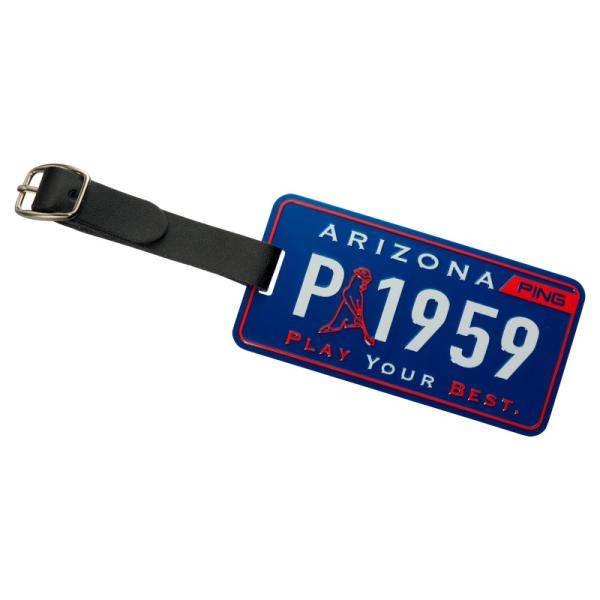 商品説明・ライセンスプレート風ネームタグ・アメリカのライセンスプレートをモチーフにしたデザイン・裏面に名前を書くことができる仕様・レーザー刻印が可能な素材サイズ：W-5、H-9(cm)素材：アルミニウム原産国：Made in China