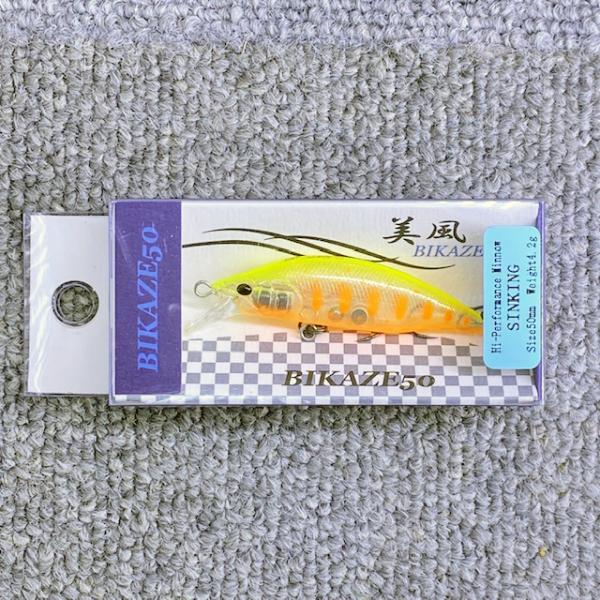 ムカイフィッシング　美風50S　BK15　 華山女魚　Length：50ｍｍ　Weight：4.2ｇ　Type：sinnkinng(シンキング)　Hook：シングルフック仕様（エリアタイプ）ストリームでは水の流れに負けず立ち上がりよく、クイ...