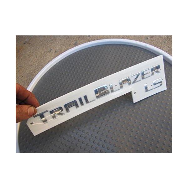 商品名2002-2009 シボレー トレイルブレイザー LS OEM クローム ネームプレートサイン リアリフトゲートエンブレムロゴ2002-2009 Chevy Trailblazer LS OEM Chrome Nameplate Si...