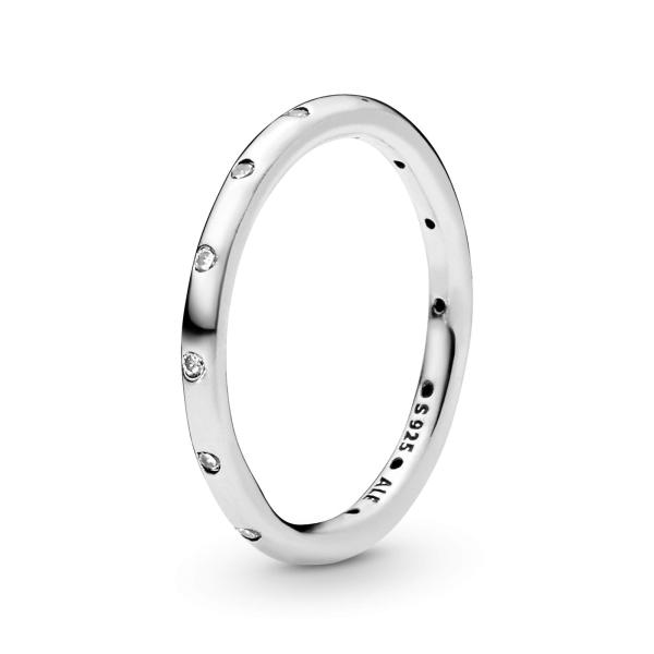 商品名: パンドラDropletsクリアCZリング190945?cz-52?/サイズ6 Pandora Simple Sparkling Band Ring - Gift for Her - Stackable Sterling Silve...