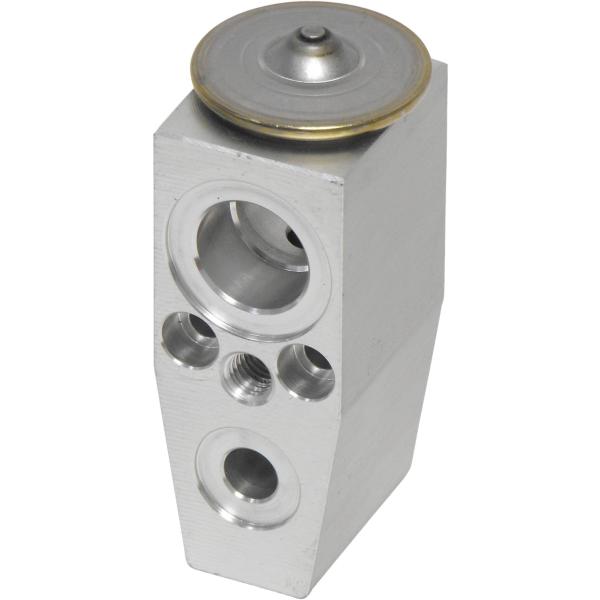 商品名ユニバーサルエアコン EX 9740C A/C 拡張バルブUAC-EX10003C EXP VALVES/ORIF TUBE - EXPANSION VALVEブランド：UAC商品サイズ：高さ：4 cm横幅：8.4 cm奥行：10.1...