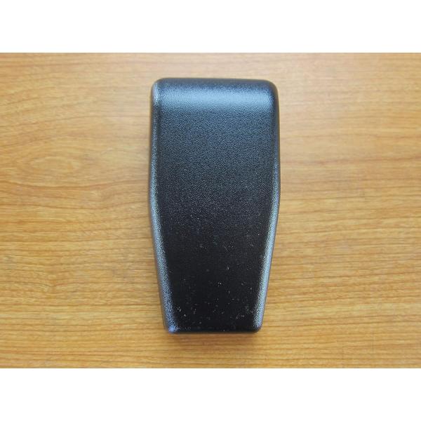 商品名Mopar ジープ ラングラー JK リアウィンドウ 右または左ヒンジカバー OEMMopar Jeep Wrangler JK Rear Window Right Or Left Hinge Cover New OEMブランド：Mo...