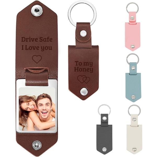 商品名PSLDMYGP カスタムキーチェーン、レザープロテクション付きカスタムピクチャーキーチェーン、パーソナライズされたフルカラー写真カスタマイズ可能なテキストキーチェーン、愛する人、恋人、友人へのメモリアルギフト, ブラウン, Keyr...