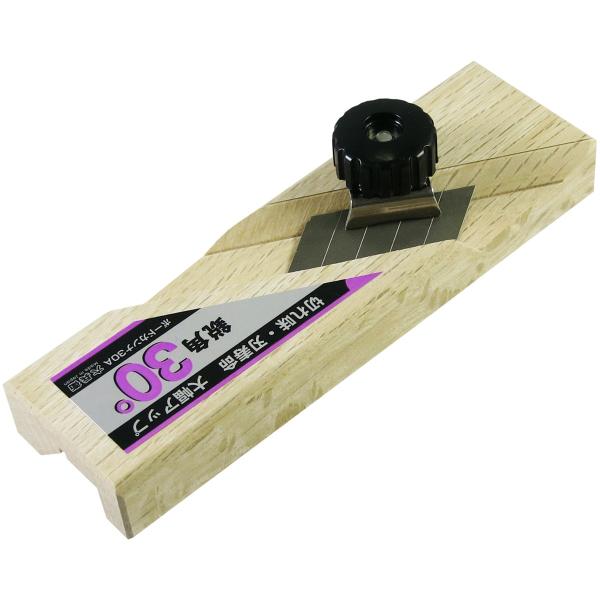 【商品概要】石膏、各種プラスターボード、合板、木材の面取り、切削用。切れ味アップ、30度の刃押さえ。軽い力で削れる底面フッ素コート。刃の交換が早くできる、ネジ止め式。長く使える硬い樫材。L型カッター刃使用で経済的。木部サイズ:180X54X...