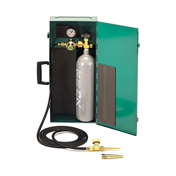 【商品概要】セット内容:チッソボンベ2.1?、チッソ調整器、チッソ流量弁、ホース3mセット内容:テーパーノズル(小)1/4"~3/8"用、テーパーノズル(大)1/2"~3/4"用、ケース530×240×110mm質量:9kg※チッソガスは充...