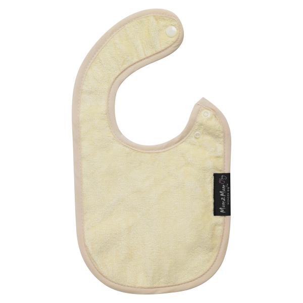 【商品概要】ミルクの吐き戻しもしっかり吸収する、新生児用ビブ。ボタンが後ろではなく横に付いて着脱が簡単。[素材] 表地:コットン100%、裏地:ナイロン100%、縁取り:コットン50%・ポリエステル50%[対象] 0ヶ月 ~ 6ヶ月【商品説...
