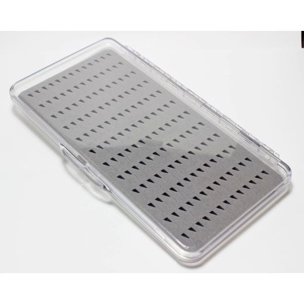 【商品概要】プラスチック製の軽量で丈夫なボックスです。透明で中のフライ（毛ばり）を確認しやすい。片面開き。三角穴フォーム【商品説明】【商品詳細】ブランド：アキスコ(AXISCO)商品種別：スポーツ＆アウトドア商品名：アキスコ(AXISCO)...