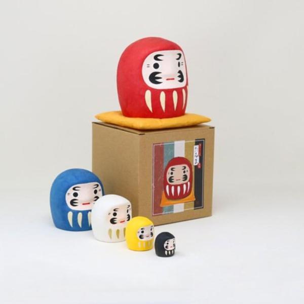 【商品概要】和紙張り仕上げのはりこ、和風マトリョーシカです和紙座布団(マグネット入り)【商品説明】【商品詳細】ブランド：homegoods商品種別：ホーム＆キッチン商品名：homegoods はりこーシカだるま 五色 HRKS-647120...