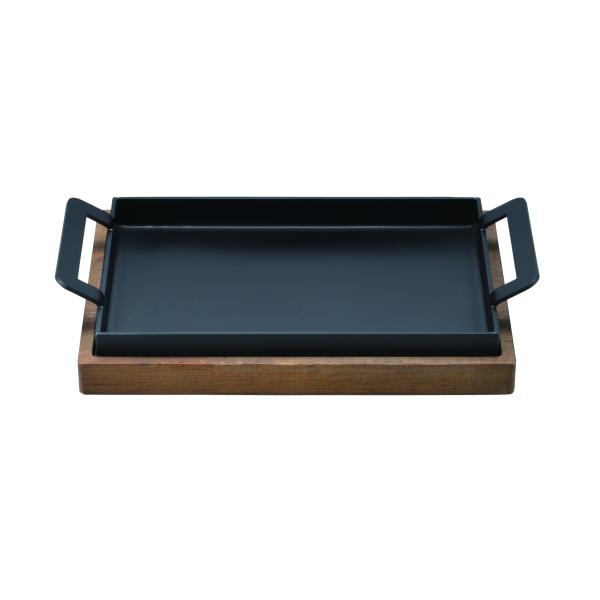 【商品概要】ご家庭で本格鉄板料理が楽しめます。2〜3人用のお手軽サイズ。ステーキにも！シリコンコーティングで錆びにくく焦げつきにくい。木台付きなので調理後すぐに熱々の料理を楽しめます。【商品説明】【商品詳細】ブランド：田辺金具(Tanabe...