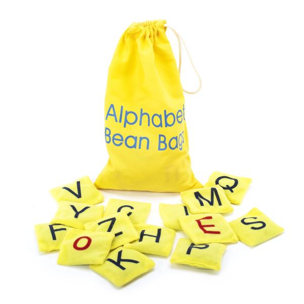 【商品概要】アルファベットは、片面に大文字、反対面には小文字の刺繍がされ、子音は青字、母音は赤字の色分けでわかりやすい。やわらかいフェルトで小さなお子さまにも安心の素材。アルファベットフェルト 26個(収納袋付き)本体サイズ : 約 6.4...