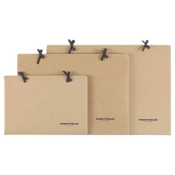 【商品概要】収納可能サイズ：四六判/4ッ切/B3品番：PF951<b>本体サイズ :</b>縦411×横566mm【商品説明】【商品詳細】ブランド：マルマン(maruman)商品種別：ホビー商品名：マルマン B3 ポ...