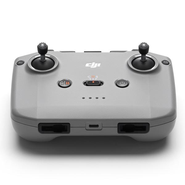 【商品概要】ホルダーはモバイル端末を固定し、モバイル端末のDJI Flyアプリから高解像度のカメラ映像をリアルタイムで見ることができます。送信機にはUSB-CとLightningコネクターケーブルが付属しています。必要に応じて、Micro-...