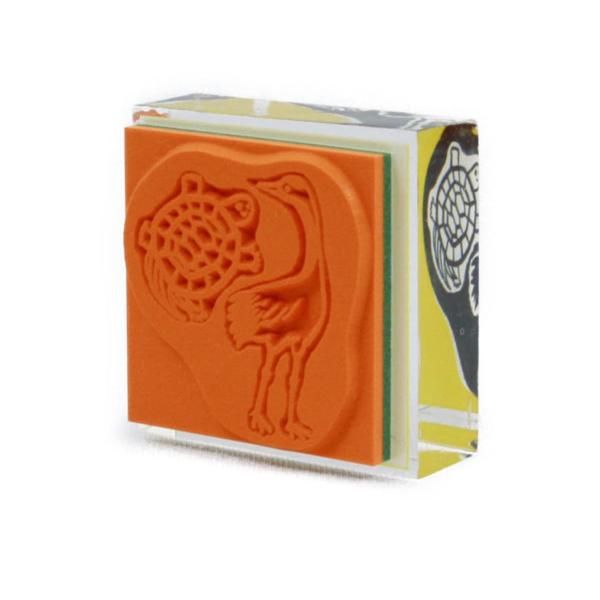 【商品概要】【サイズ】W31×D31×H15mm【印面サイズ】D20×W27mm【材質】台木：ポリメタクリル樹脂/印面：ラバーゴム【その他】消しゴムはんこ作家・イラストレーターとみこはんデザインのイラスト。飾っても可愛い、めでたい「福招きシ...