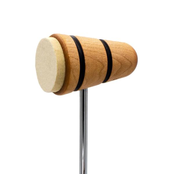 【商品概要】フェルトを打面に使用したビーター「Felt Daddy」【商品説明】ノースアメリカン・メイプル製のStandardは標準的な重量(95g)のビーター。</br>負荷テストをパスして出荷され、長年の演奏にも高い耐久性を...