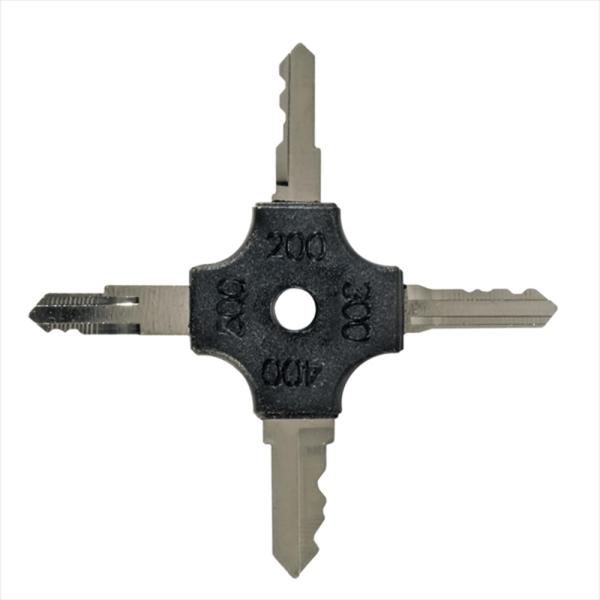 【商品概要】用途:配電盤、分電盤用の合鍵特徴1:4タイプのカギに対応特徴2:本体に鍵番号の刻印入り対応:No.500 タキゲン/No.400 タキゲン/No.300 タキゲン/200番本体サイズ・質量:80mm×80mm×5mm・16g【商...