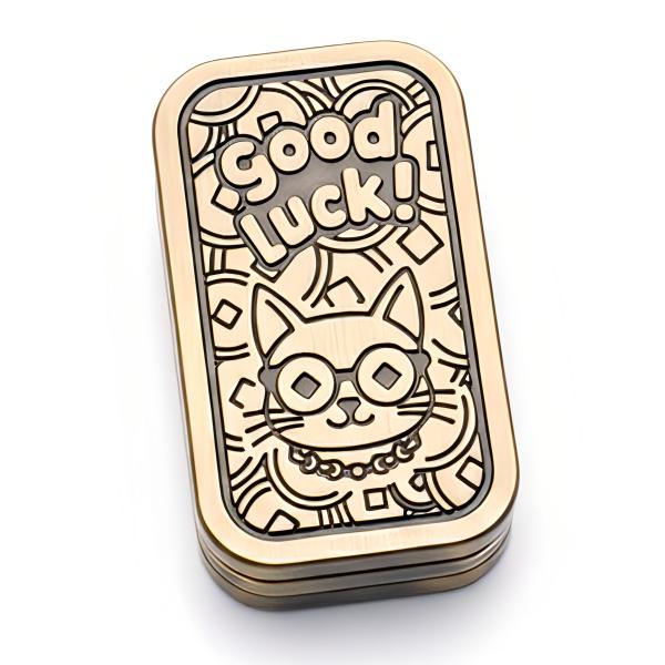 【商品概要】?今、注目のストレス解消アイテム！話題のフィジェットスライダーで、日常に小さな癒しを?金属製の上質な手触り、スライド時の感触と心地よい音が忙しい毎日にリフレッシュの瞬間を届けます?ゴールドは華やかに、シルバーはクールに。デスクに...