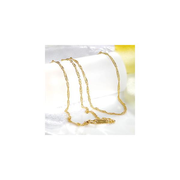 ☆高級感ある 純金Ｋ２４（２４金）のスクリューネックレス。編み込んで、ひねりを加えたボリューム感のあるチェーンです。光の反射を受けてキラキラと繊細に煌き、上品でエレガントな印象♪肌ざわりが良いので、デイリーネックレスにおすすめ。お手持ちのペ...