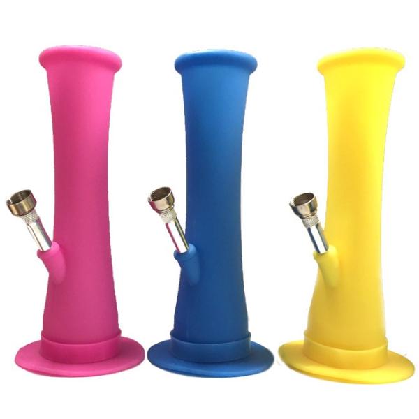 火皿は金属製、くるくるっと丸めて持ち運びに便利です。【商品詳細】本体サイズ：高さ220mm吸い口直径：45mmスクリーンサイズ：15mm