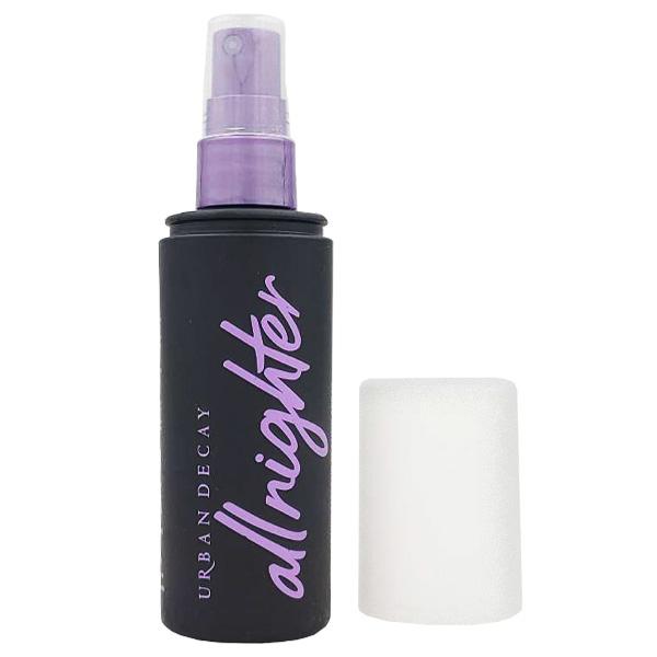 最長16時間、メイクを魅力的に保つセッティングスプレー。軽い付け心地のスプレーがメイクの温度を下げることで、暑い夏や寒い冬、風の強い日でもしっかりメイクを保ちます。一日中、一晩中。メイクしたてのような肌へ。※外箱の付属する商品と付属しない商...