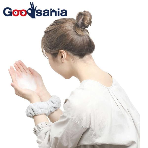 洗顔時の袖に腕につたってくる水を優しく吸い取って食い止めるリストバンドが登場! 毎日の洗顔が快適に☆シュシュとしても使える2WAY仕様がうれしいレディース 女性 女の子 柔らかい もこもこ ゆるめ 無地 化粧 メイク 洗顔