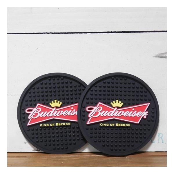 世界中で大人気のアメリカ発祥のビール、Budweiser(バドワイザー)のラバーコースターです。パブ、バーグッズでは定番のコースター。ラバー製なので滑りにくく、水洗いもできて何度も使えます。こだわりのキッチンやお店のインテリアや、お酒の飲み...