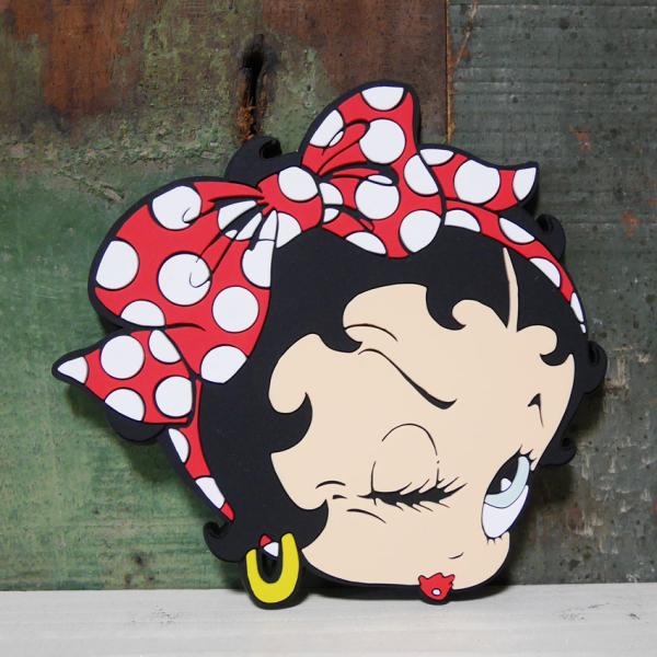 まるでアメリカンダイナーで使用されているような、BETTY BOOP（ベティーブープ）のラバーコースターです。パブ、BARグッズでは定番のコースター。ラバー製で滑りずらく洗いやすく、表面の凹凸が水滴をキャッチします。こだわりのキッチンやお店...