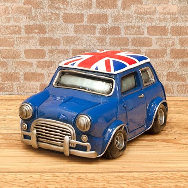 ヴィンテージ風に仕上げたポリレジン製のインテリア貯金箱です。ミニクーパータイプのUKCARは人気のデザインで、男女問わず人気のあるインテリアです。貯金箱にもなり実用的で、プレゼントにもおすすめです。サイズ：幅105×高さ80×奥行160mm...