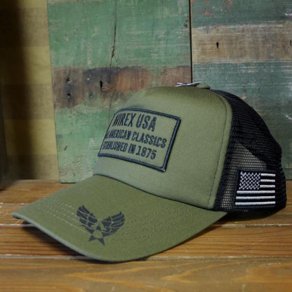 アメリカ空軍のコントラクター、AVIREX(アヴィレックス)社のMILITARY PATCH MESH CAPです。創業よりパイロットが身に着ける軍製品を初め、確かな技術で培われた防寒性と機能性に優れた商品を多く排出するアヴィレックス。ミリ...