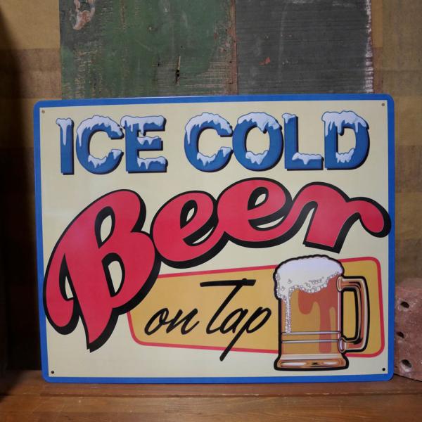 古き良きアメリカの懐かしさと憧れを感じさせる、ビールが飲みたくなるブリキ看板です。PUBインテリアのおすすめアイテムです。50sやアメリカンダイナー、本格派マンケーブ（男の隠れ家）、西海岸風カリフォルニアスタイルなどのインテリアなどにおスス...