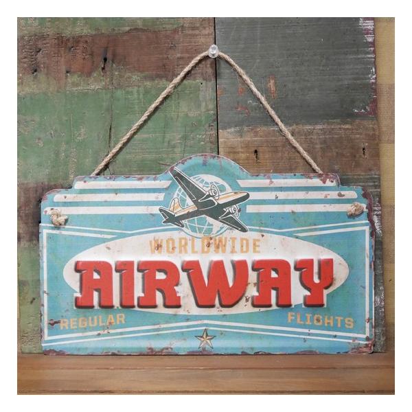 レストランやバーでおすすめの、おしゃれなエンボスダイカットプレートです。錆びなどのダメージ加工されたプリントで、レトロアンティークな雰囲気を演出しています。サイズ：縦180×横300mm（約）素材：メタル※こちらの商品は配送方法にクリックポ...