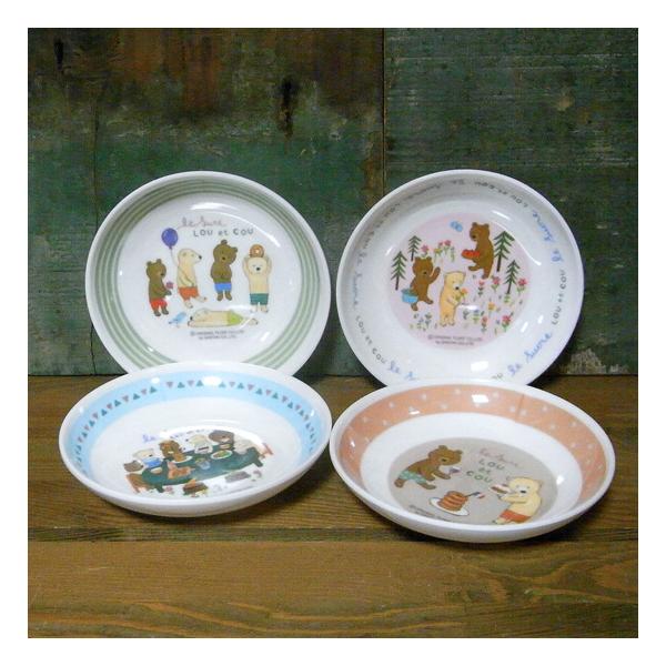 戸崎尚美さんが描く、森の中に住んでいる好奇心が強くてやさしい、くまのルーシリーズのメラミン製ミニプレートです。熱に強く、衛生的で丈夫なメラミン樹脂製です。アウトドアやお子様のいるご家庭でも安心してお使いいただけます。小皿は「ファミリー」「フ...