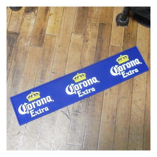 バーやダイニングなど、オシャレなキッチンアイテムにおすすめのコロナビールのバーマットです。車のダッシュボードに小物を並べたりしてもオシャレです。こちらはメキシコの粋なビール「コロナ」のバーマットです。広告に「このビールは、立って飲むのがお行...