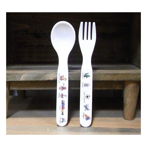 フランスの雑貨屋さんブランドのラ・シェーズロングのメラミン製スプーンとフォークのセットです。ユニークでかわいいイラストばかりで、ごはんタイムが楽しくなります。メラミン製なので落としても割れにくく、小さなお子様でも扱いやすいです。プレゼントや...