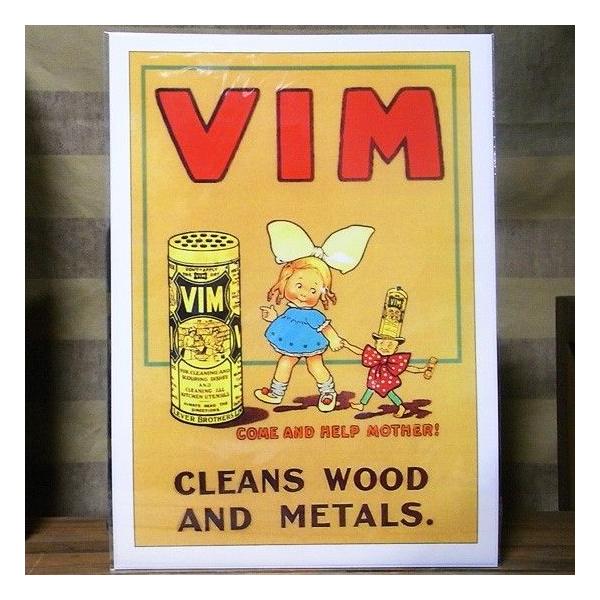 いまだにアメリカ、イギリス等でファンの多い、メイベル・ルーシー・アトウェルシリーズ。こちらは1915年にポストカードとして販売された物がポスターとして復刻しました。アトウェルの作品らしいおしゃまで愛らしい表情の子供が描かれています。サイズ：...