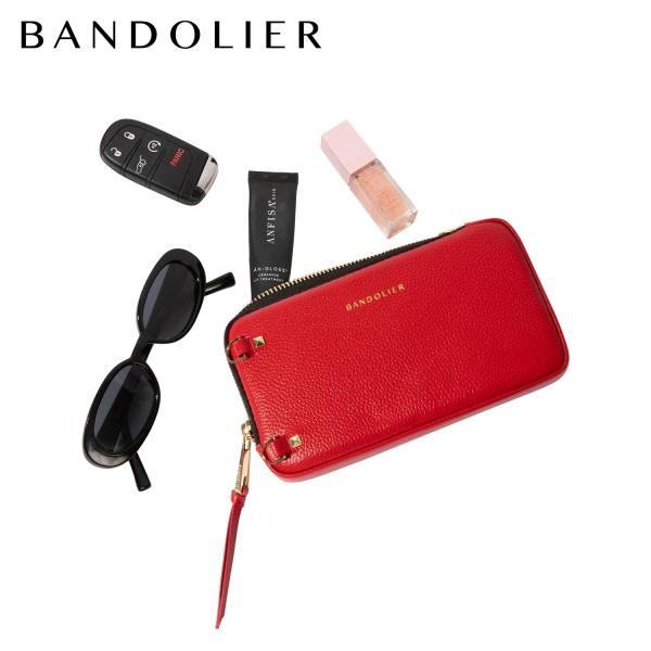 【セレブ愛用者急上昇中のiPhone専用アクセサリーブランド BANDOLIER】ケースと一緒に持ち歩きできる、便利なマチ付きのベーシックデザインポーチ。鮮やかなレッドがアクセントになります。鍵やリップなど厚みのある小物から、旅行時のパスポ...