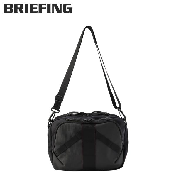 旅をもっと身近に感じてもらいたいという思いから開発をスタートさせた「LESIT」コレクションより、旅行先のサブバッグや、普段使いと様々なシーンに対応するミディアムサイズのショルダーが登場。マチを広めにとった独特のフォルムが特徴的で、デザイン...