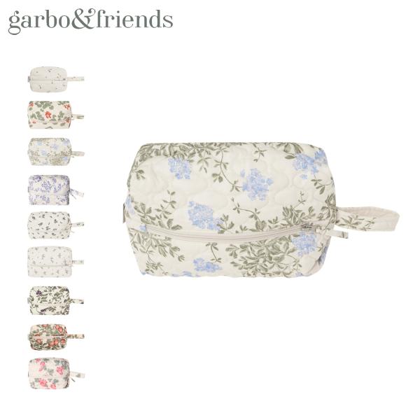 【デザイン性の高いインテリアやキッズベビーアイテムが人気 garbo＆friends】オーガニックコットンを贅沢に使用した、ふっくらと優しい手触りのキルティングポーチです。目を惹くのは、アーティストによる美しい手描きのオリジナルプリント。繊...