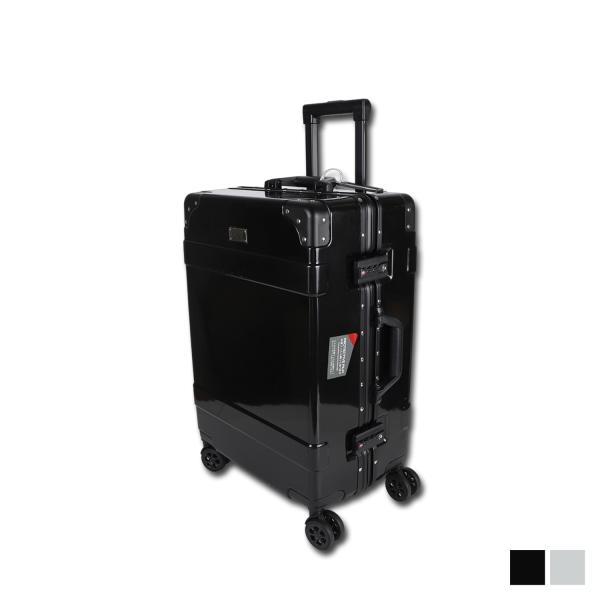 Paul Stuart(ポールスチュアート)のキャリーケース。こちらはMサイズになります。Wキャスターをタイヤに採用し、石畳の通路や地面の隙間にキャスターが挟まることが少なくなり、安定した走行が可能となっています。伸縮ハンドルは3段調節がで...