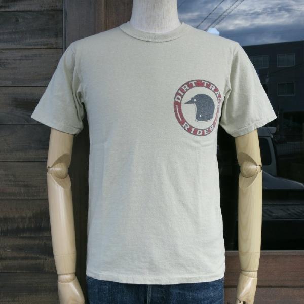 UES　= ウエス = 651833 『  DIRT RIDER  』 Tシャツ カラー：セージグリーン　　　　オフホワイトUESオリジナルのボディを使用したプリントＴシャツ。16番単糸を使った天竺生地は、天竺の編み目が大きく、ラバープリン...