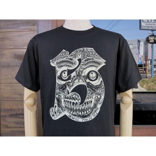 B.W.G　＝ BLUCO WORK GARMENT =『 T.I.B 』　S/S T-SHIRT COLOR :ブラックデザインはマジカルデザインH.U氏。Bのアルファベットの中に、チベタンスカルがデザインしてあります。フロント左胸とバッ...