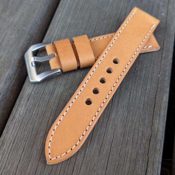 ■商品仕様・素材：加脂オイルレザー（生成りベースのヌメ革）・長さ（テールサイド/バックルサイド）：　※Lサイズ（ラグ側から約5cmより8MM間隔で5ホール）　※Mサイズ（ラグ側から約4.5cmより8MM間隔で5ホール）・厚さ：約3.4-3....