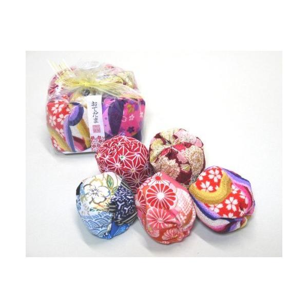 【ご購入後の当店からの連絡はご登録のメールアドレスに通知いたします。必ずご確認ください】【商品概要】●素材、ポリエステル　65％、綿　35％国産サイズ　小さ目です　直径4センチ×高さ4センチ一つ、約20ｇ●柄は、赤が多いです。【商品説明】一...