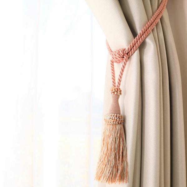 【ご購入後の当店からの連絡はご登録のメールアドレスに通知いたします。必ずご確認ください】【商品概要】カーテンを束ねる装飾タッセル（※1本入り：両開きカーテンの場合は2本ご注文ください）壁や窓枠に設置されたふさかけに掛けるタイプのタッセル。製...