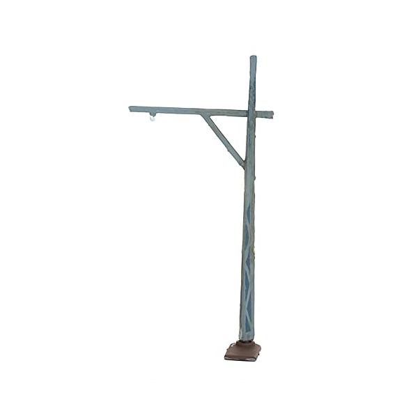 【ご購入後の当店からの連絡はご登録のメールアドレスに通知いたします。必ずご確認ください】【商品概要】1/150スケール塗装済みの架線柱です。三角錐型の鉄塔が特徴的な架線柱です。さりげないウェザリングが施された情感ある架線柱は懐かしの電化路線...