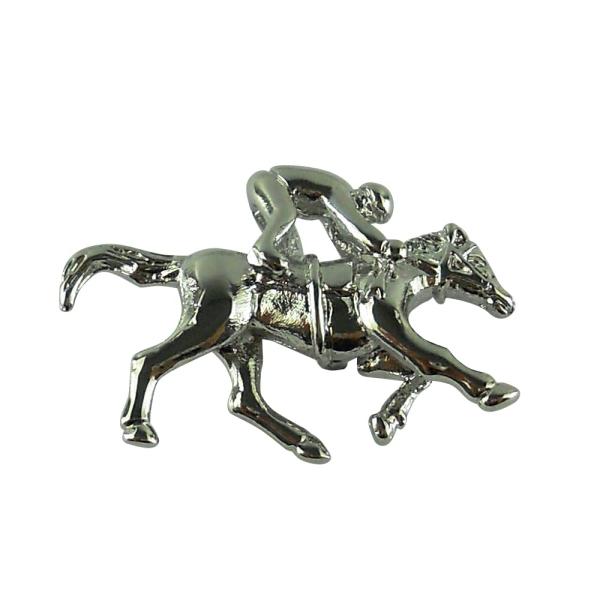 【ご購入後の当店からの連絡はご登録のメールアドレスに通知いたします。必ずご確認ください】【商品概要】競走馬をモチーフにしたピンバッジです。サイズ：約縦1.7cm×横2.6cm材質：合金　コーティング：ロジウムメッキ留め具形状：バタフライクラ...
