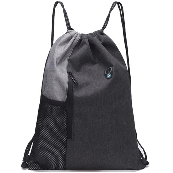 【ご購入後の当店からの連絡はご登録のメールアドレスに通知いたします。必ずご確認ください】【商品概要】スポーツ、ジム、ランニングやサイクリングに最適。防水生地を使用した軽量ナップサックです。シンプルな無地の巾着タイプで、イヤホンホールやキーフ...