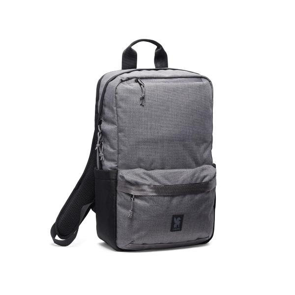 【ご購入後の当店からの連絡はご登録のメールアドレスに通知いたします。必ずご確認ください】【商品概要】スマートなフォルムで過不足ない収納力 デイリーのアイテムを持ち運べるカジュアルバッグ【商品説明】【商品詳細】ブランド：CHROME(クローム...