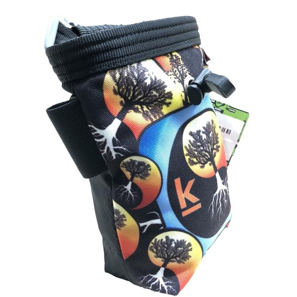 【商品名】マイルドチョークバック【ブランド】Krieg(クレッグ)【大きさ】高さ約18cm【収納】ブラシ入れ、小物入れ【付属品】ベルトクライミング　ボルダリング　チョークバック特徴的なデザインが多いKriegのチョークバック。今回はカラフル...